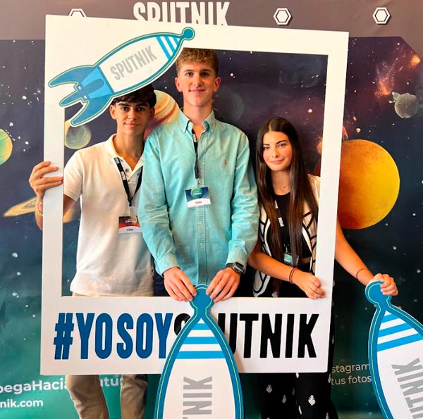 Tres Jóvenes Talentos de Nuestro Colegio Seleccionados para el Prestigioso Programa Sputnik ...